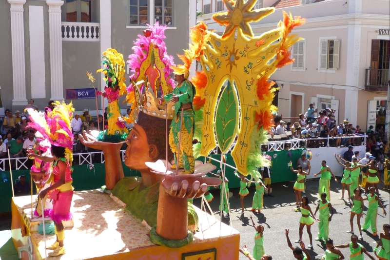 Circuit carnaval Cap Vert : Rando, Zouk et Carnaval ! - Nomade Aventure
