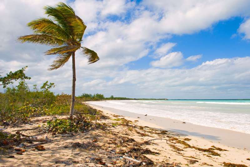Cuba en voiture : Il y a le soleil, la rumba & la mer - Nomade Aventure